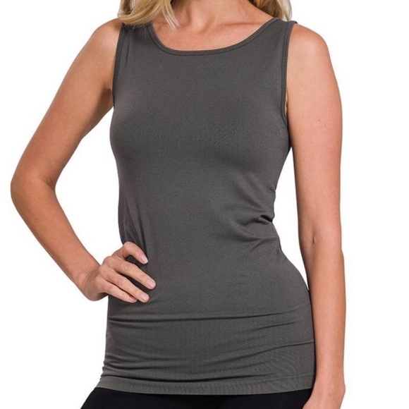 Zenana Outfitters | Tops | Zenana Classic Seamless Scoop Neck ...
